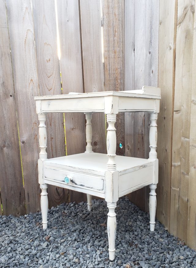 Little vintage table before and after – twelveOeight